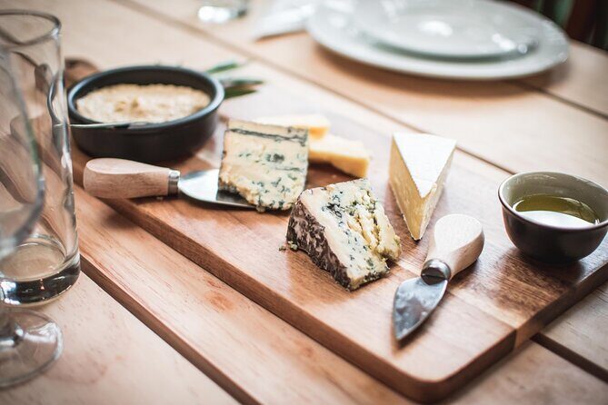 Introduction to Auckland Wine History - Muriwai Beach: First Stop for Natural Beauty and History