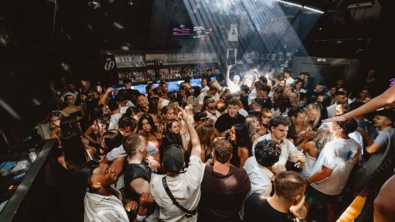 Ios: Pub Crawl with 5 Venues, 5 Shots, and 5 VIP Entrances - FAQ