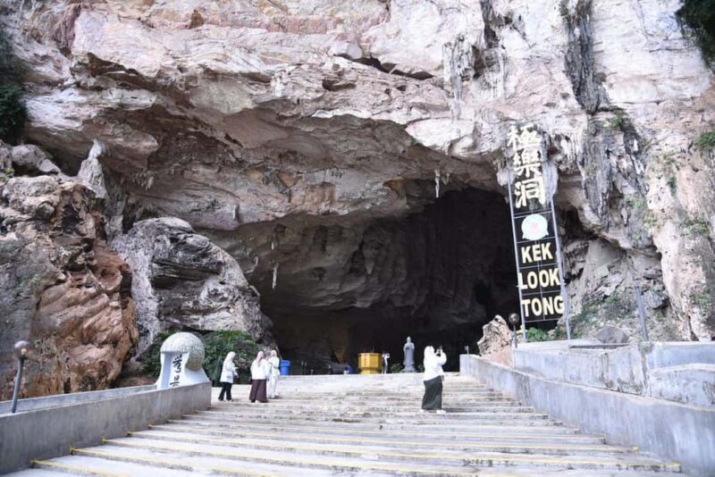 Ipoh Escape: Hot Springs, Waterfall & Private Full-Day Tour - Key Points