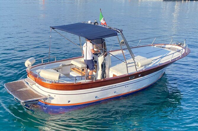 Ischia island private excursion on Gozzo Fratelli Aprea 7,5m - The Sum Up