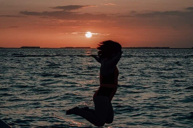 Isla Mujeres Caribbean Sunset Tour - Key Points