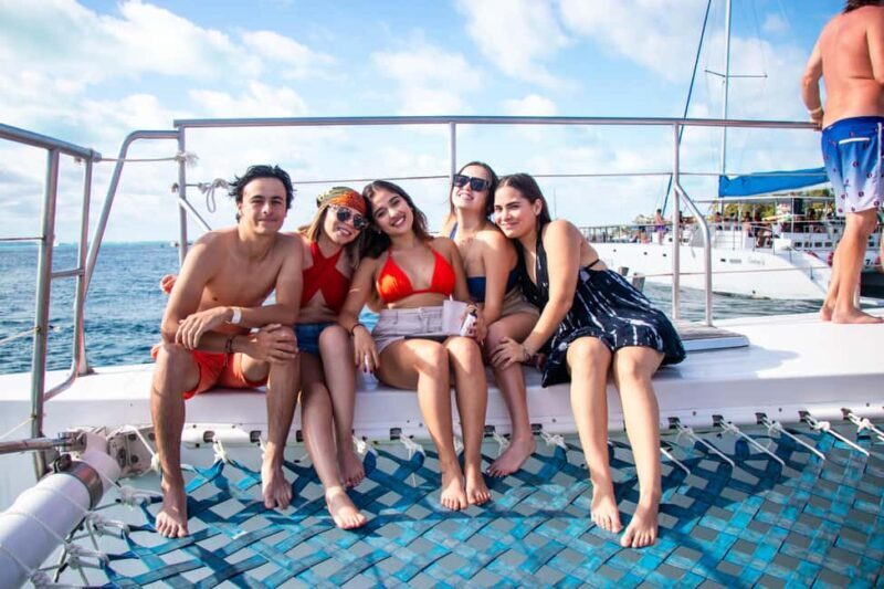 Isla Mujeres Catamaran, Snorkel & Buffet Lunch - FAQ