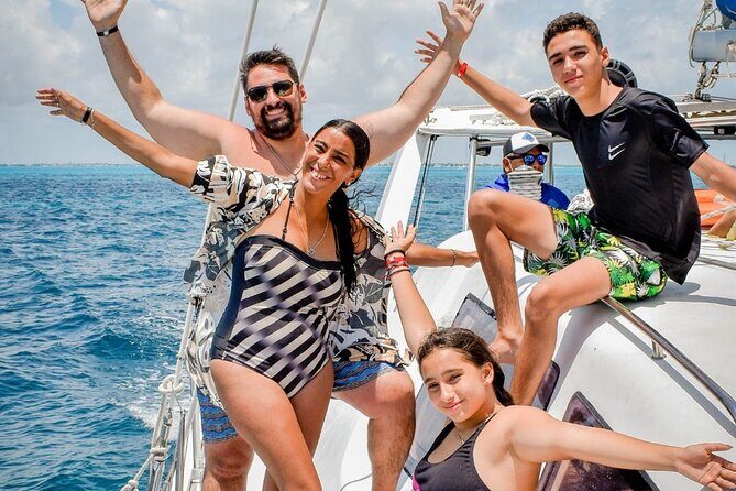 Isla Mujeres Catamaran Tour with Open Bar from Costa Mujeres - Who Should Consider This Tour?