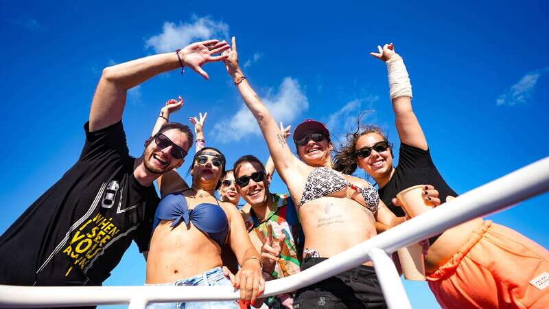Isla Mujeres: Catamaran with Open Bar, Snorkeling and Lunch - Food and Drinks: A Highlight for Many Travelers