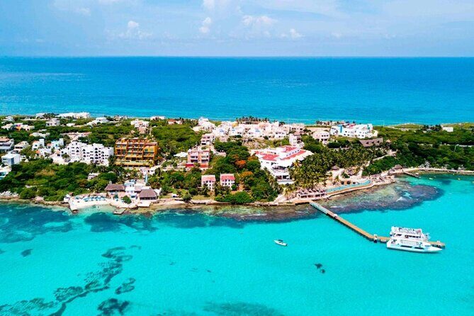 Isla Mujeres on luxury catamaran with snorkel, open bar and lunch - The Sum Up
