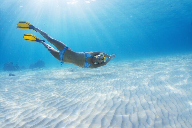Isla Mujeres tour 12 p.m. Best time Less People - Starting Point and Morning Journey