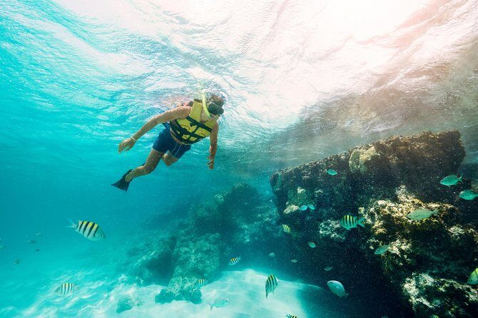 Isla Mujeres tour 12 p.m. Best time Less People - Downtown Isla Mujeres
