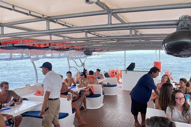 Isla Mujeres Tour in Private Catamaran with Food & Drinks - Key Points