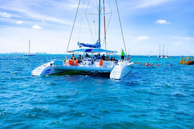 Isla Mujeres Tour on Catamaran with Snorkel, Open Bar, Buffet & Beach club - An In-Depth Look at the Tour Experience