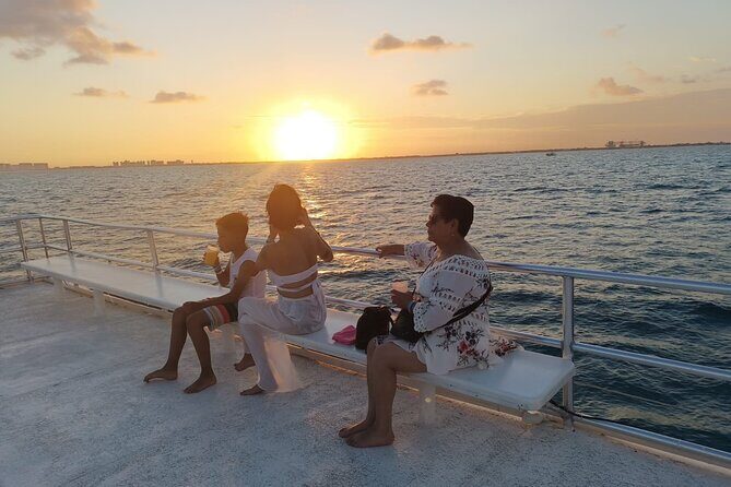 Isla Mujeres Tour with Open Bar Food and Snorkeling - The Itinerary in Detail