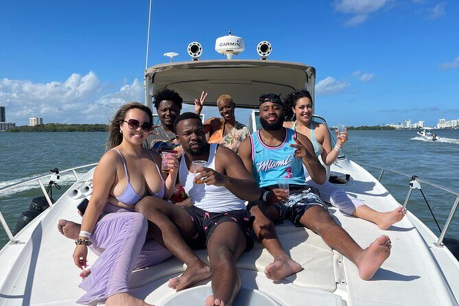 Island Fun Yacht Rental in Miami Beach - Introduction: The Miami Wave – What to Expect from This Yacht Rental
