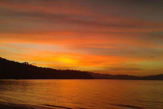 Island hopping in Portbarton w/ pick up in puerto princesa - Key Points