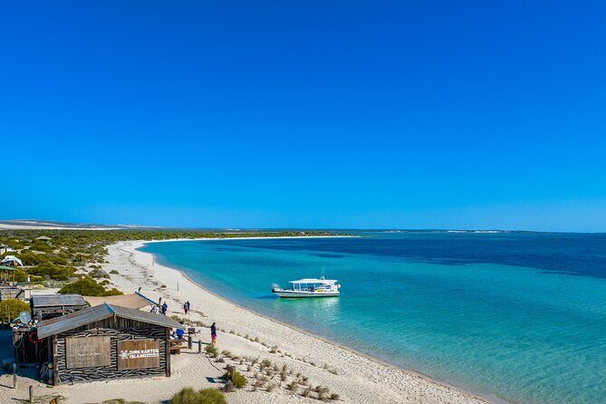 Island Life Adventures | A Day at Dirk - The Scenic 4WD Adventure