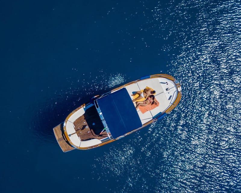 Island of Ischia: private full day boat tour on Aprea 7,5m O - Key Points