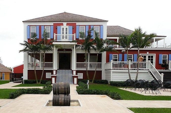 Island Stroll in historic Nassau - FAQs