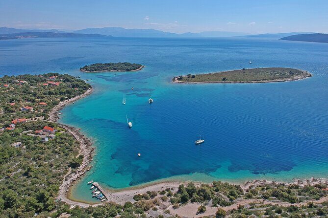 Islands Bra, olta & Blue lagoon - Private speedboat tour - Who Should Consider This Tour?
