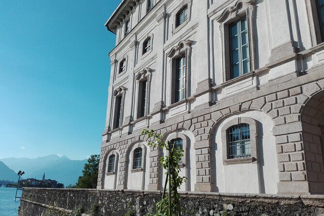 Isola Bella's palace and gardens with a private local guide - The Itinerary in Detail