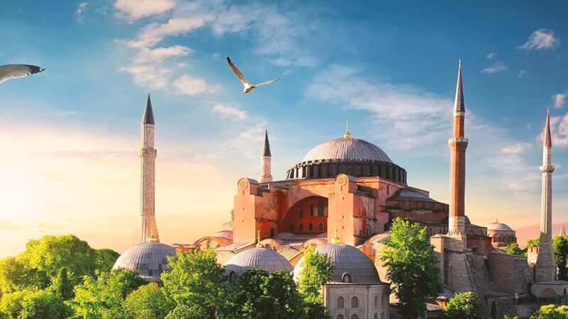 Istanbul: Balat, Blue Mosque, and Hagia Sophia Guided Tour - About the Itinerary: What to Expect from Start to Finish