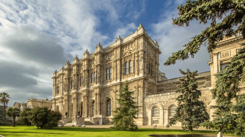 Istanbul: Basilica Cistern & Dolmabahce Palace Combo Ticket - Dolmabahce Palace: A European-Style Ottoman Showstopper