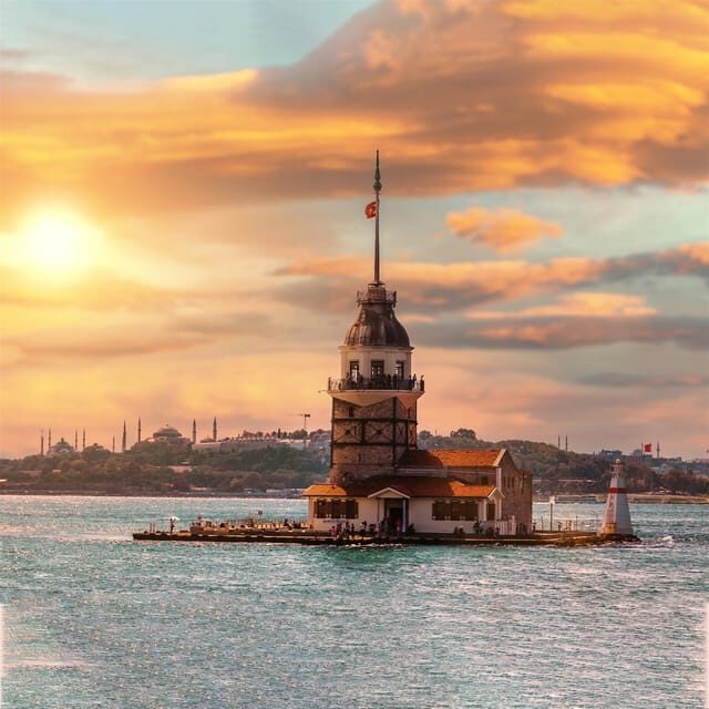 Istanbul: Bosphorus Cruise from Europe or Asia & Audio Guide - What Makes This Tour Stand Out?
