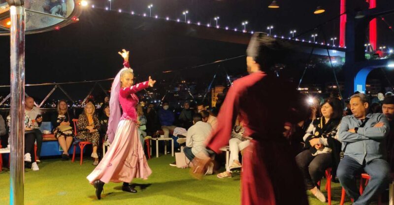 Istanbul: Bosphorus Dinner Cruise with Turkish Night Show - FAQ