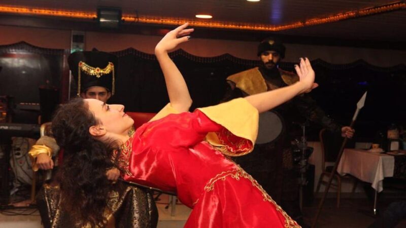Istanbul: Bosphorus Evening Dinner Cruise with Entertainment - Key Points