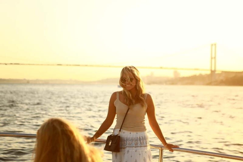 Istanbul: Bosphorus Private Guided Yacht Cruise with Snacks - Who Should Book This Experience?