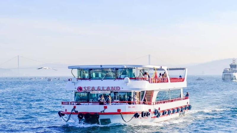 Istanbul: Bosphorus Sightseeing Cruise Tour with Audio Guide - What to Expect from the Bosphorus Cruise