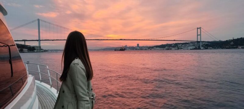 Istanbul: Bosphorus Sunset Cruise with Snacks and Wine - Practical Tips for Travelers