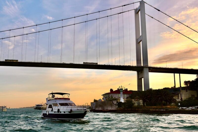 Istanbul: Bosphorus Yacht Cruise at Sunset with Snacks - In The Sum Up