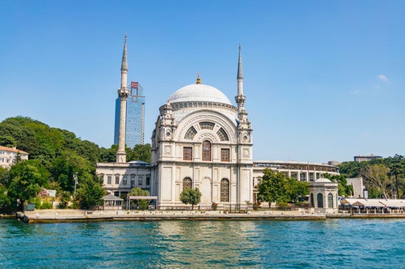 Istanbul: Bosphorus Yacht Cruise with Stopover on Asian Side - Istanbul: Bosphorus Yacht Cruise with Stopover on Asian Side — A Detailed Look