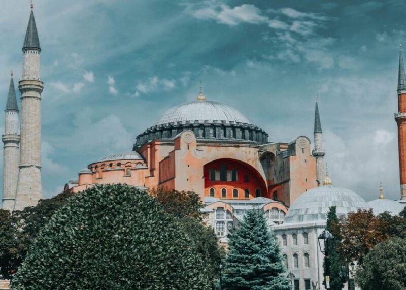 Istanbul Combo: Hagia Sophia Museum & Dolmabahce Palace - Who Should Consider This Tour