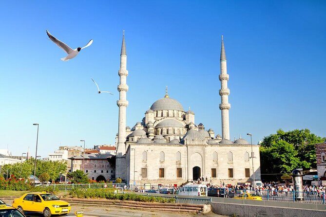 Istanbul Cross-Continental Food Tour Including Tastings, Public Transportation - Exploring Istanbul on a Cross-Continental Food Tour: A Practical Guide