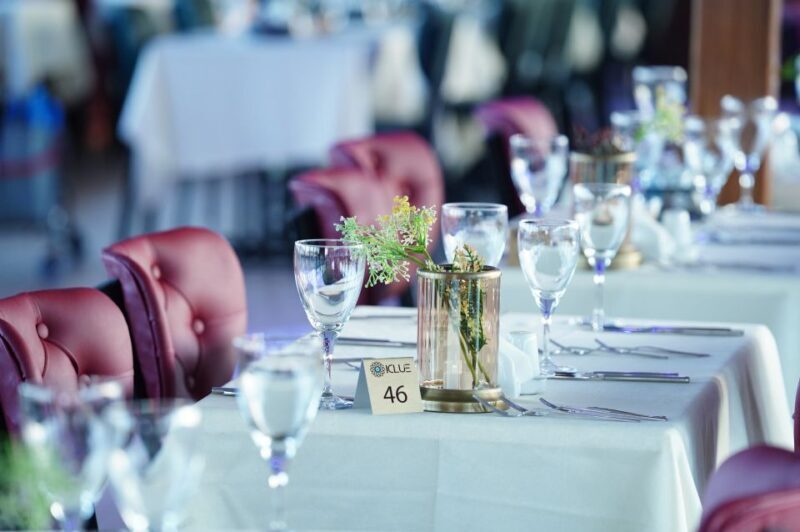 Istanbul: Dinner Cruise and Entertainment with Private Table - Who Should Consider This Tour?