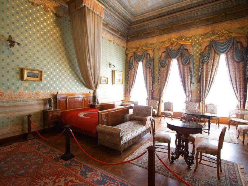Istanbul: Dolmabahçe Palace and Uskudar Guided Tour - Who Would Enjoy This Tour?