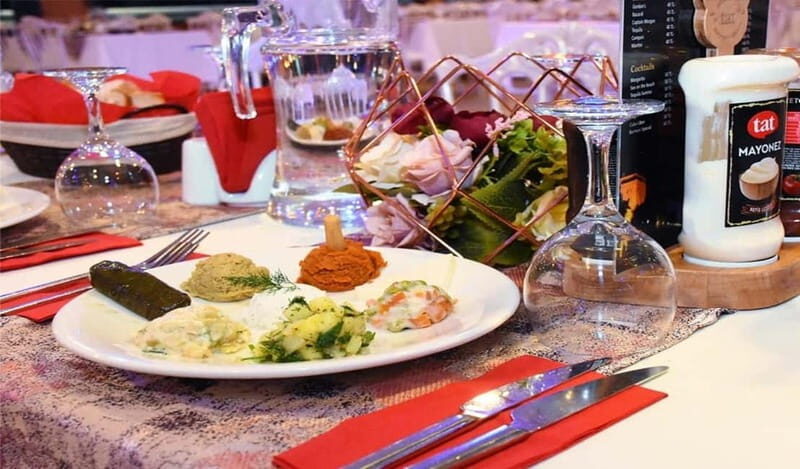 Istanbul: Evening Bosphorus Dinner Cruise with Belly Dance - Key Points