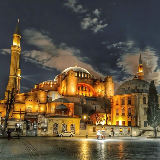 Istanbul: Exclusive Istanbul Night Tour with Private VIP Car - FAQ
