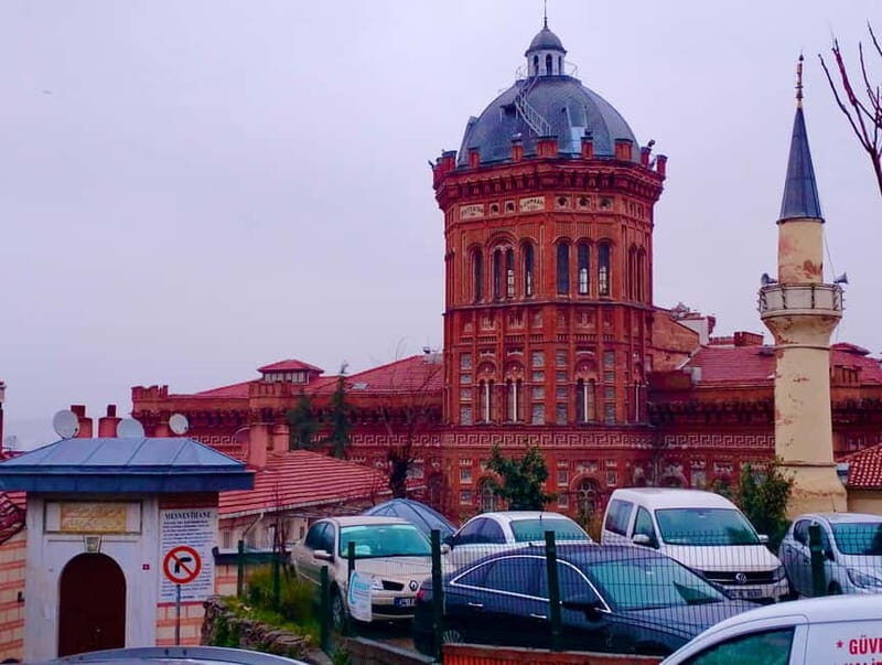 Istanbul: Fener and Balat Guided Walking Tour - Detailed Breakdown of the Itinerary