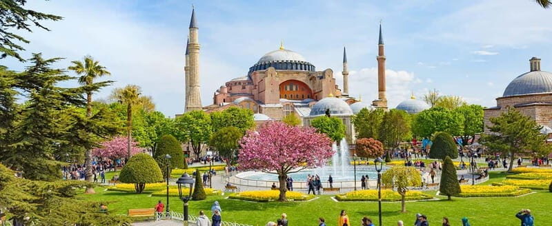 Istanbul: Guided Blue Mosque and Hagia Sophia Tour - Exploring Istanbul’s Historic Heart: A Guide to the Guided Blue Mosque and Hagia Sophia Tour