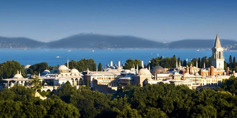 Istanbul: Guided Topkapi and Grand Bazaar with Small Group - The Vibrant Grand Bazaar: A Market Like No Other