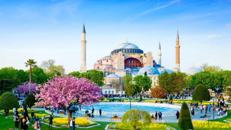 Istanbul: Hagia Sophia, Blue Mosque & Bosphorus Cruise - Deep Dive into the Itinerary
