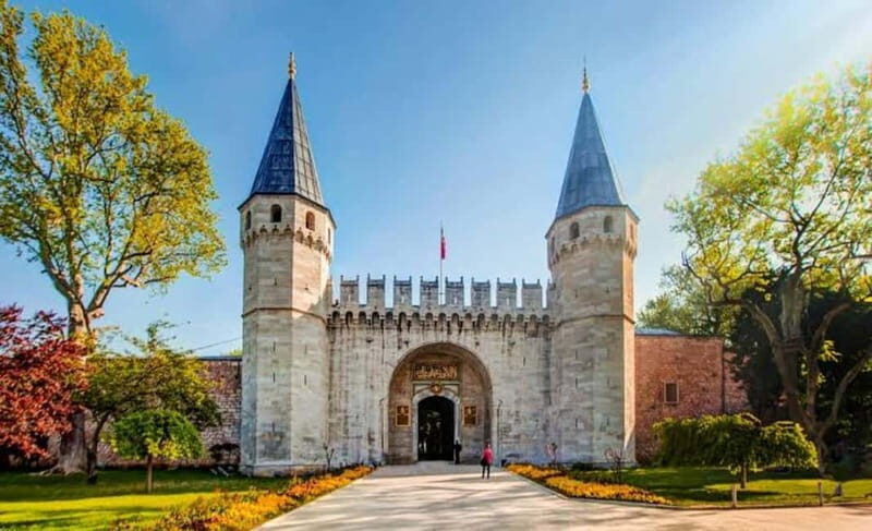 Istanbul: Historical Peninsula Tour with Expert Guide - Markets and Local Flavors