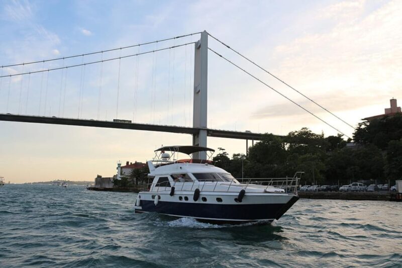 Istanbul: Luxury Yacht Tour at Sunset w Snacks - Authentic Feedback from Past Travelers