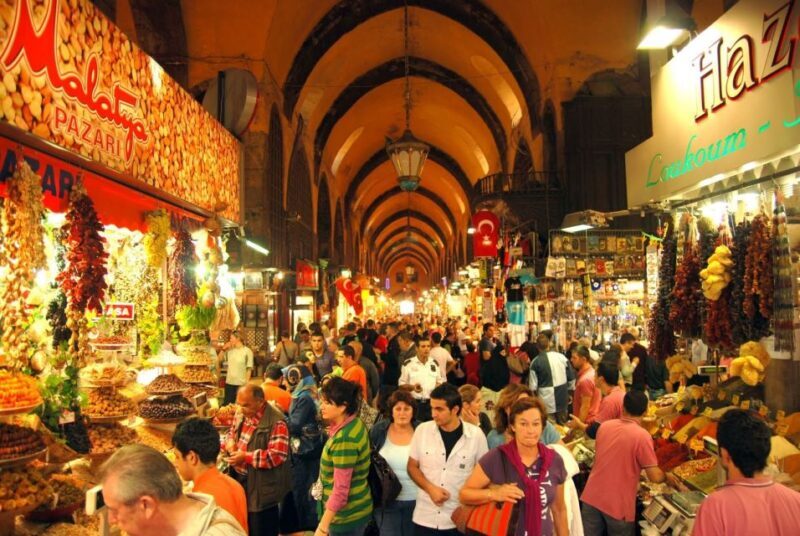 Istanbul: Morning Bosphorus Boat Tour with Spice Bazaar - Key Points