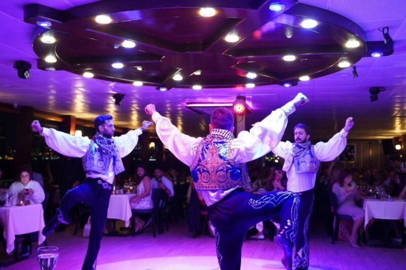 Istanbul: Pasha Istanbul Dinner Cruise - Dining Experience: What’s On the Plate?