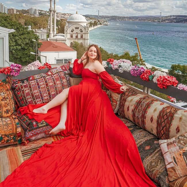 Istanbul: Photo Tour & Flying Dress Photographer - Key Points