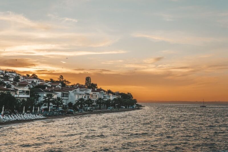 Istanbul: Princes' Islands Cruise w/Music, Lunch & Transfer - Who Should Consider This Tour?