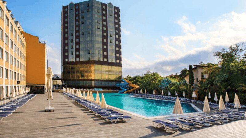 Istanbul: Princess Island Swimming Tour and Aquapark - Who Is This Tour Best For?