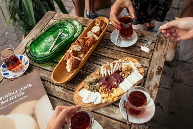 Istanbul: Private Guided Food Tour with 10 Tastings - Practical Aspects