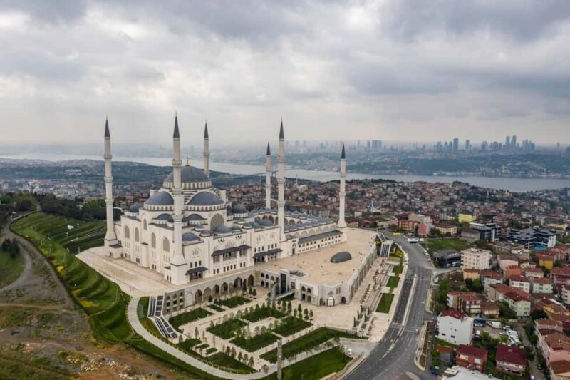 Istanbul: Private Guided Tour of Bosphorus & Asian Side - Practical Tips for Travelers